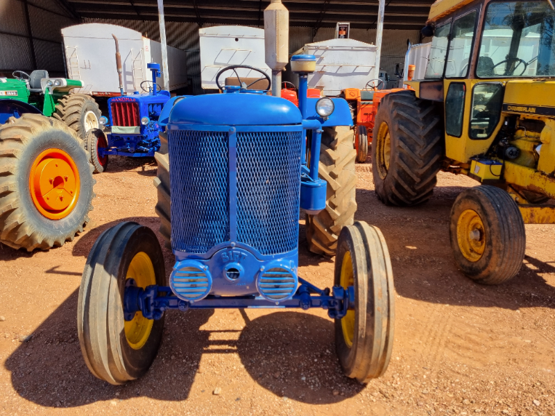 Lot 18 - Sift TD4 very rare, 1950 model French diesel tractor ...