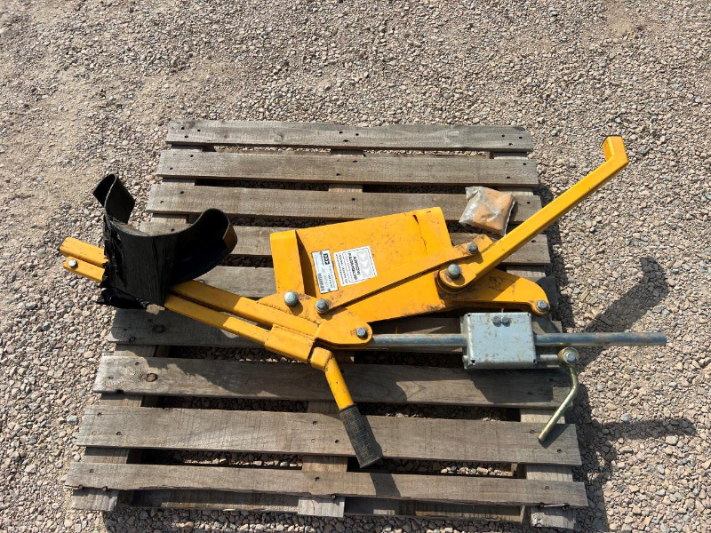 Lot 70 - ARROW HEAD LIFTER | AuctionsPlus