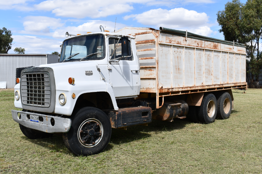 Lot 6 - Ford Louisville 8000 tipper truck | AuctionsPlus