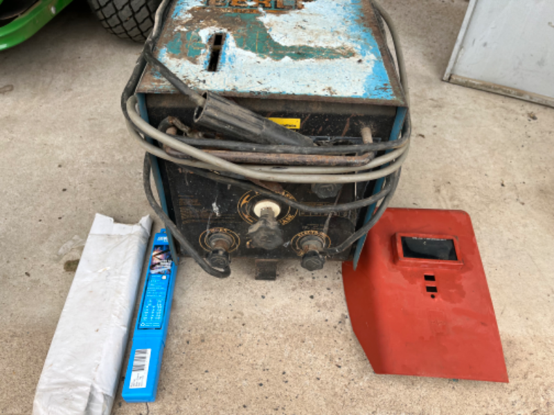 Lot 92 - PEERLESS WELDER | AuctionsPlus