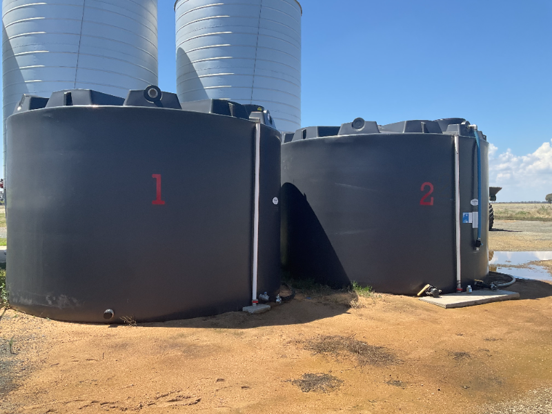Lot 1 - 5000 L LIQUID FERT/WATER TANK POLYMASTER | AuctionsPlus
