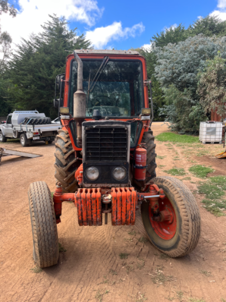 Lot 33 - Belarus 900 Tractor | AuctionsPlus