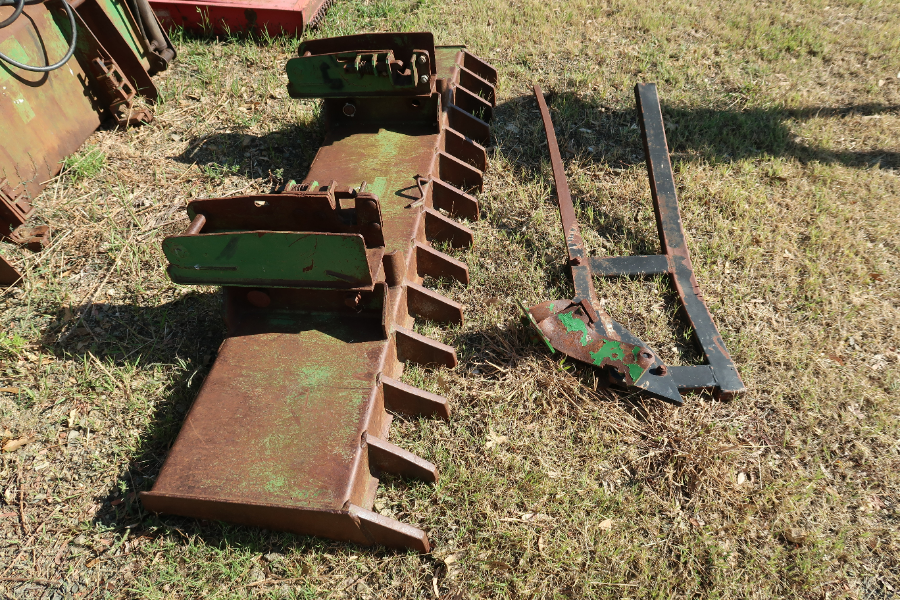 Lot 113 - John Deere Stick Rake Attachment | AuctionsPlus