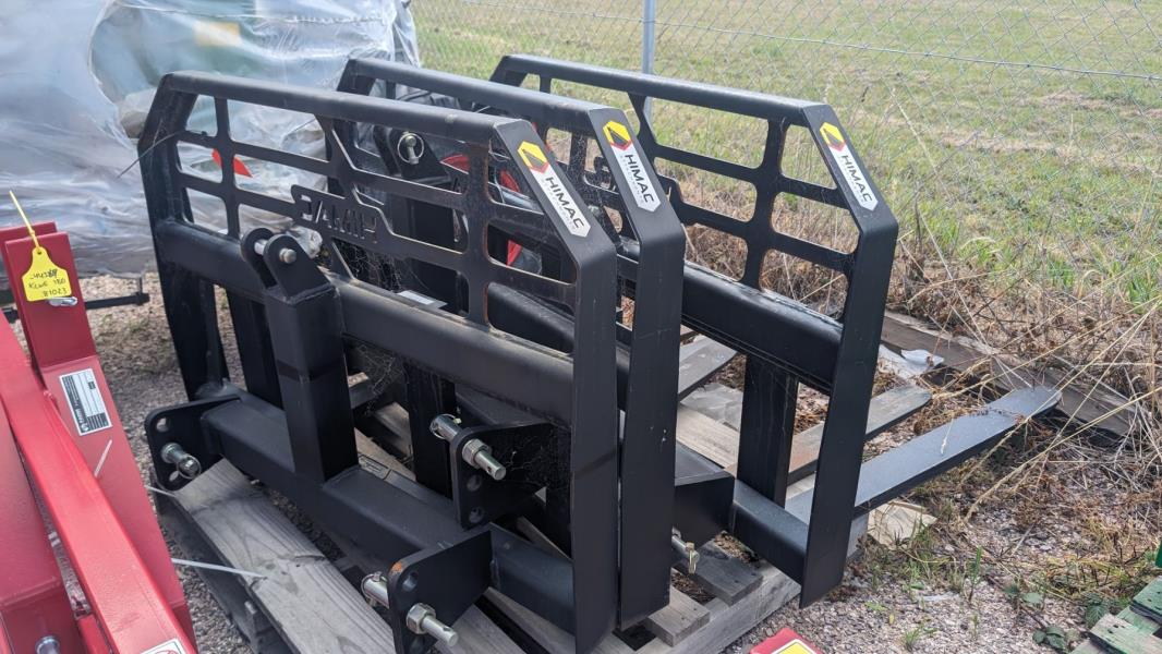 Lot 33 - Himac PF18FX3PL Pallet Forks - 1800kg - EX DEMO | AuctionsPlus