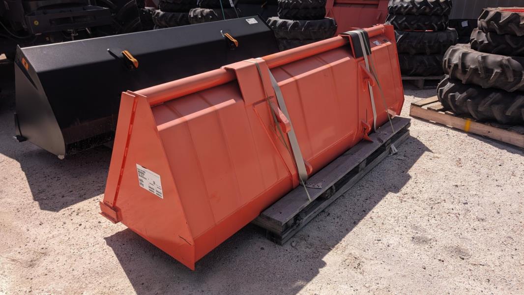 Lot 46 - Kubota M1886E 96' Bucket - Euro Hitch - EX DEMO | AuctionsPlus