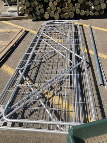 Lot 9 - Cyclone 13 Ft Nsure Gate X 3 | AuctionsPlus