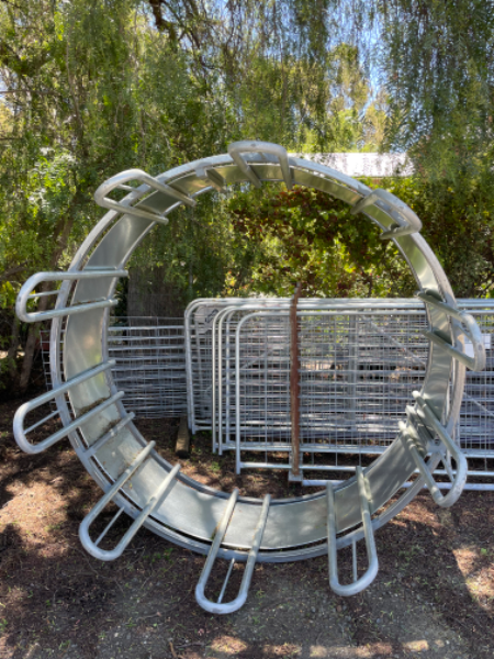 Lot 27 - Paton Hay Ring | AuctionsPlus