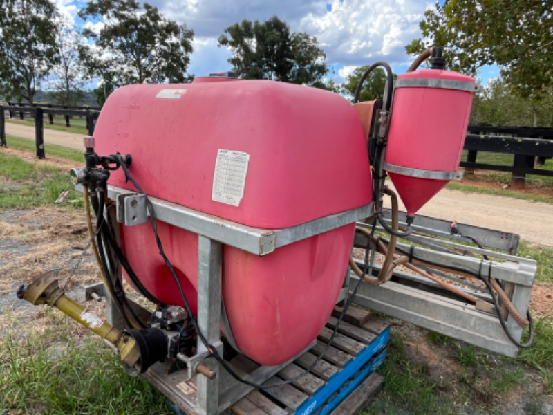 Lot 26 - SILVAN SPRAY RIG | AuctionsPlus