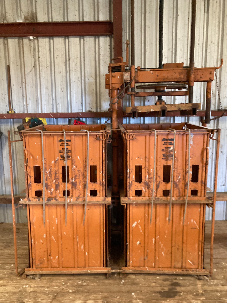 Lot 110 - Sunbeam Twin-Box Electric Woolpress #2 | AuctionsPlus