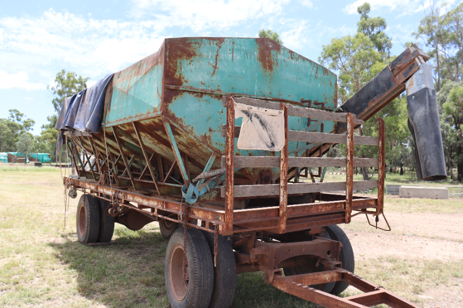 Lot 26 - Seed & Fert Bin, twin bin, 4.5m, Farm Trailer 5.9m, GX 270 ...