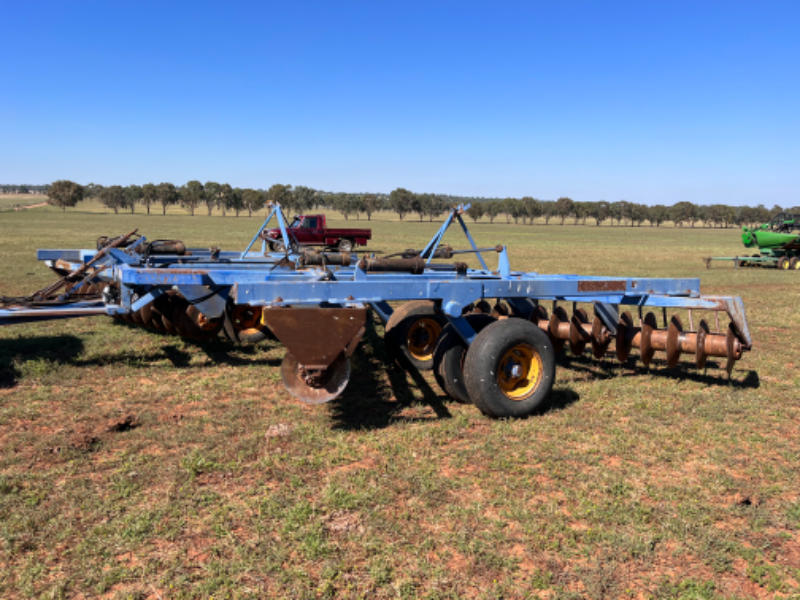 Lot 20 - Offset Discs | AuctionsPlus