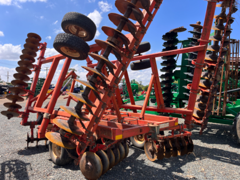 Lot 13 - Offset Discs | AuctionsPlus