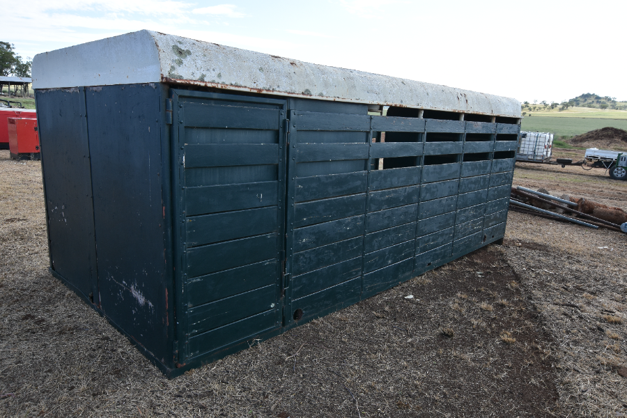 Lot 16 - 18’ Truck horse float, side door and back ramp | AuctionsPlus