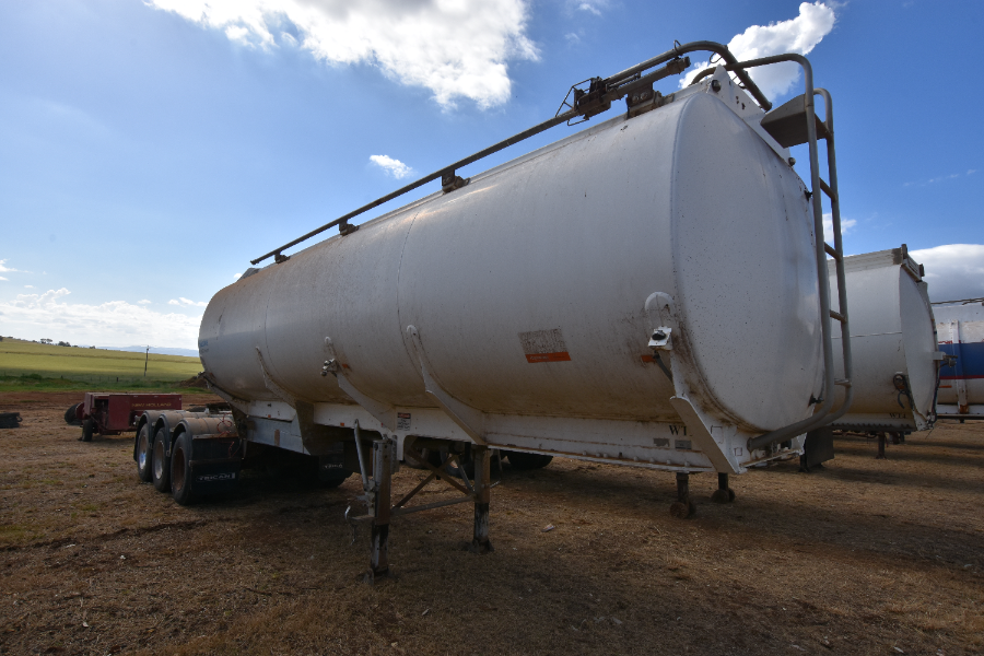 Lot 42 - 1997 Higate Tri-axel 26,000L lead tanker, divided into 3 tanks ...