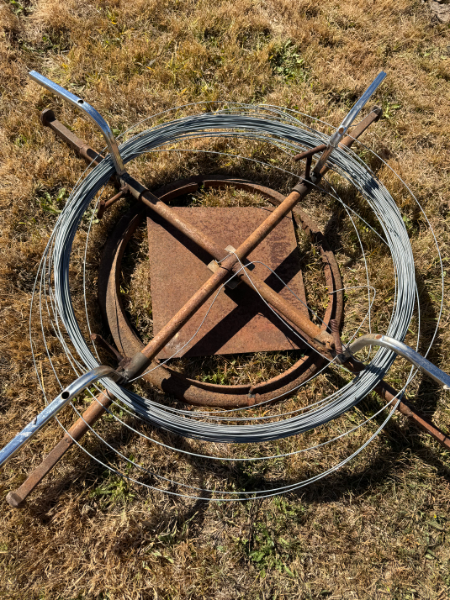 Lot 135 - Wire spinner | AuctionsPlus