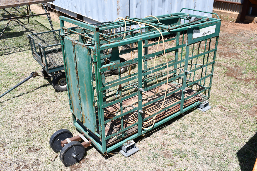 Lot 40 - Ruddweigh sheep scales | AuctionsPlus