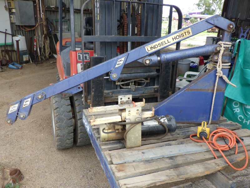 Lot 84 - LINDSELL HOIST | AuctionsPlus