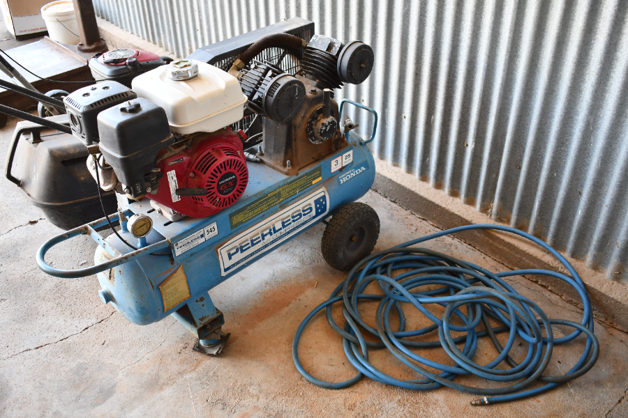 Lot 85 - Peerless 25 air compressor | AuctionsPlus
