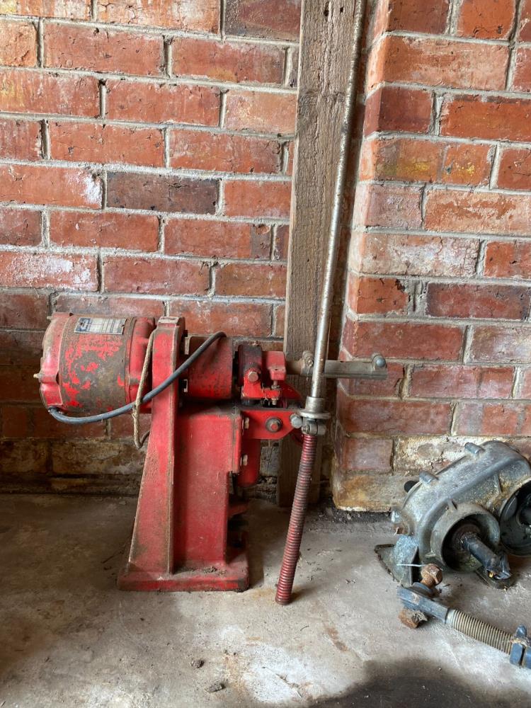 Lot 133 - Cooper Overhead Shearing Plant | AuctionsPlus