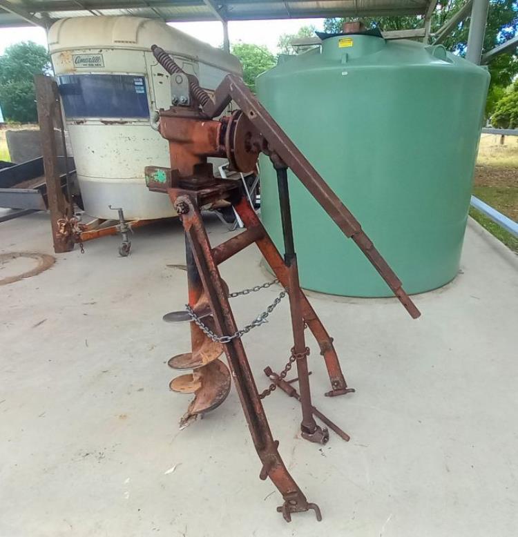 Lot 28 - 3PL Post Hole Digger | AuctionsPlus