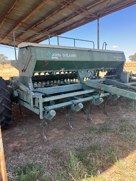 Lot 4 - John Shearer Combine | AuctionsPlus
