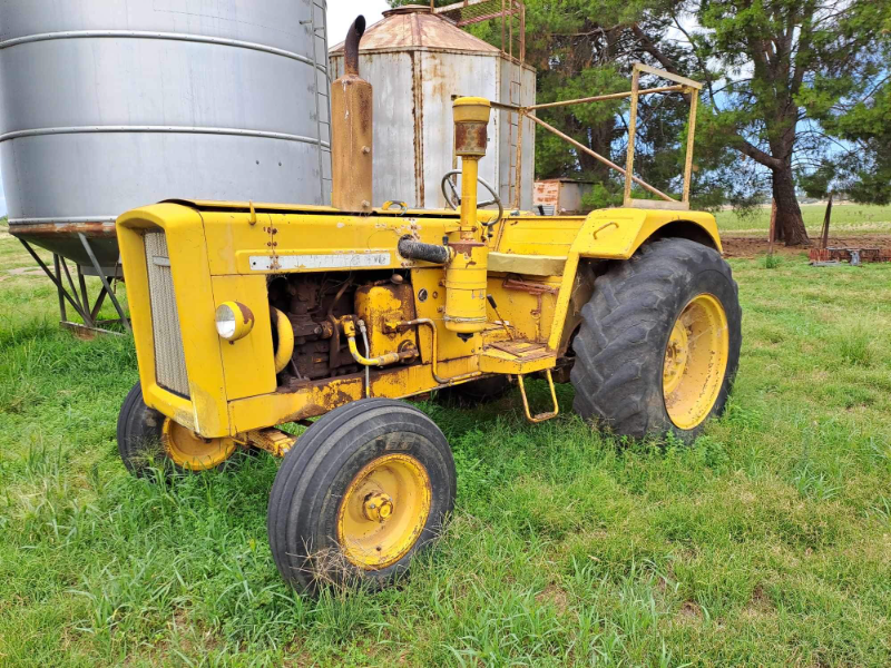Lot 10 - Chamberlain Tractor | AuctionsPlus