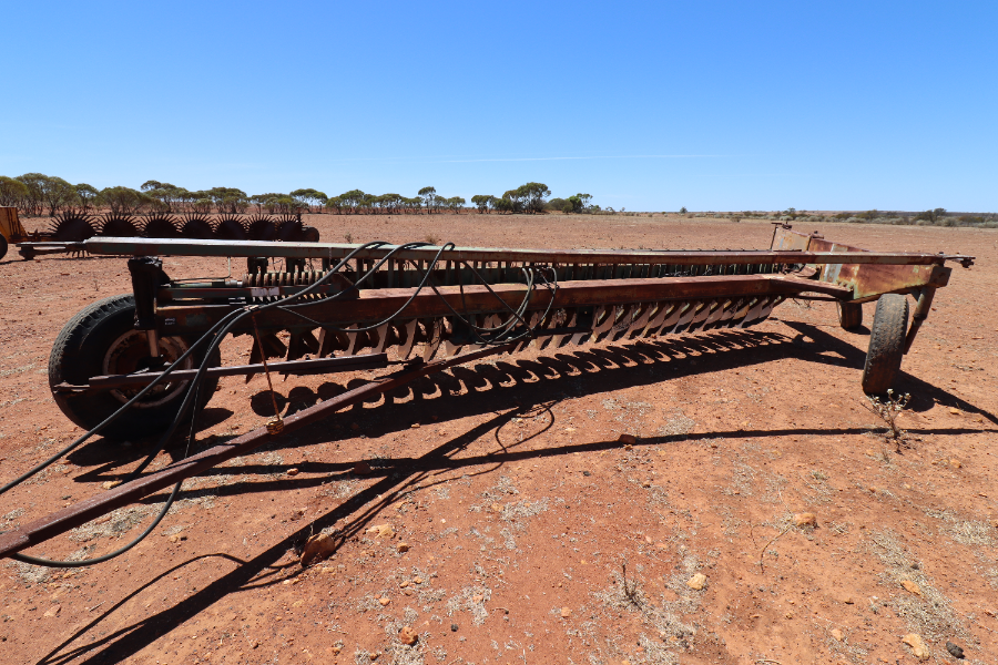 Lot 171 - John Shearer 5GP Plough | AuctionsPlus