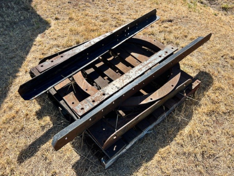 Lot 187 - Ballrace Turntable | AuctionsPlus