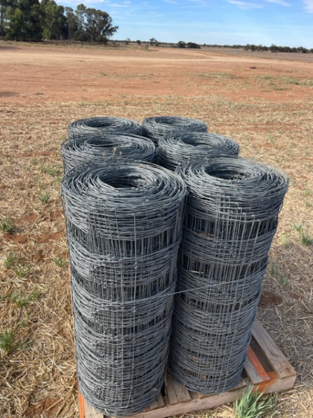 Lot 14 - 6 x rolls Waratah Ring Lock 7/90/30 fencing | AuctionsPlus