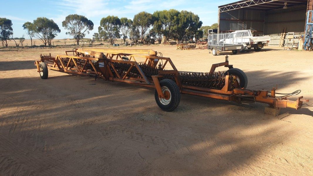 Lot 10 - 60’ Phoenix prickle chain | AuctionsPlus