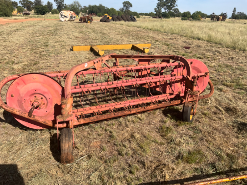 Lot 48 - Massey Ferguson Hay Rake | AuctionsPlus