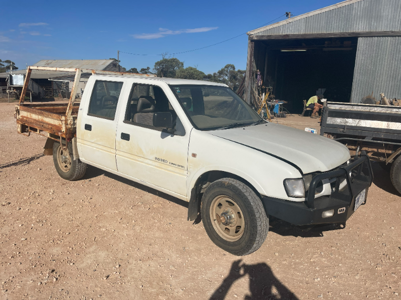 Lot 313 - 2001 Holden Rodeo LX Twin Cab Ute | AuctionsPlus