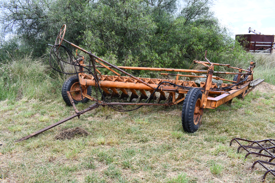 Lot 23 - Chamberlain 14 disc plough | AuctionsPlus