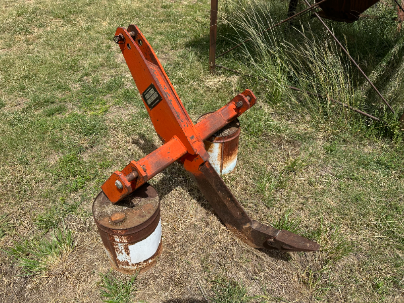 Lot 39 - Challenge single tyne ripper | AuctionsPlus