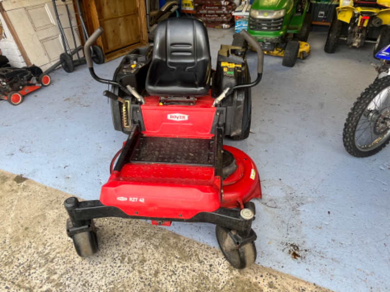Lot 107 - ROVER RZT 42 Zero turn rider | AuctionsPlus