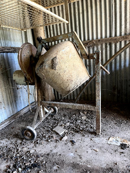 Lot 11 - Cement Mixer | AuctionsPlus