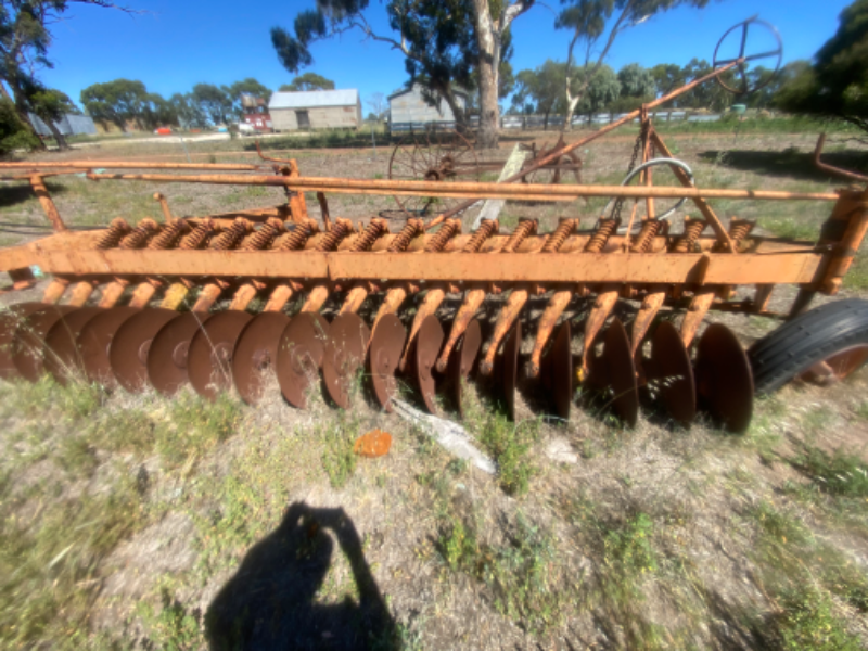 Lot 24 - Chamberlain Disc Plough | AuctionsPlus