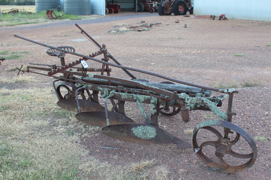Lot 15 - Horsedrawn Mouldboard Plough | AuctionsPlus