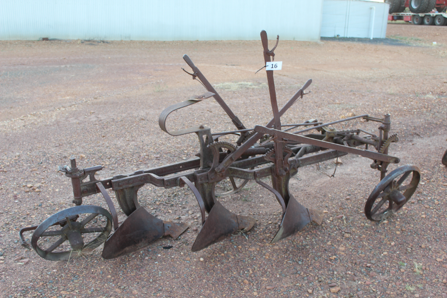 Lot 16 - Horsedrawn Mouldboard Plough | AuctionsPlus