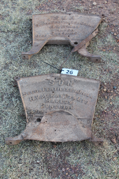 Lot 26 - HV McKay Sunshine Combine Ends | AuctionsPlus