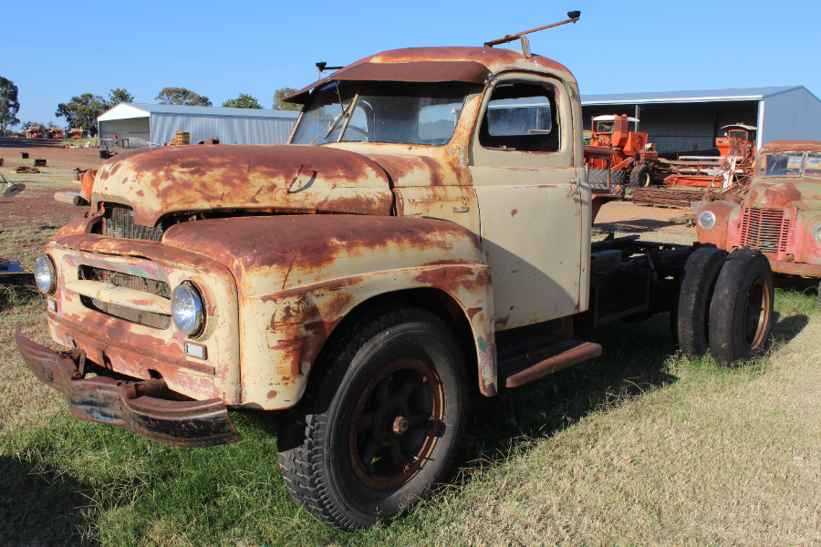 Lot 170 - R180 Series International Truck | AuctionsPlus