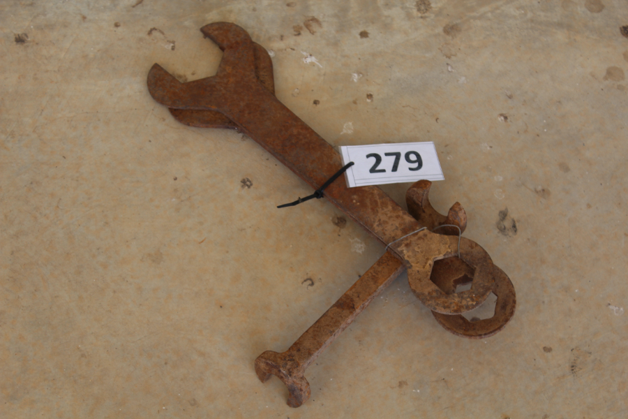 Lot 279 - Assorted Spanners & Tools | AuctionsPlus
