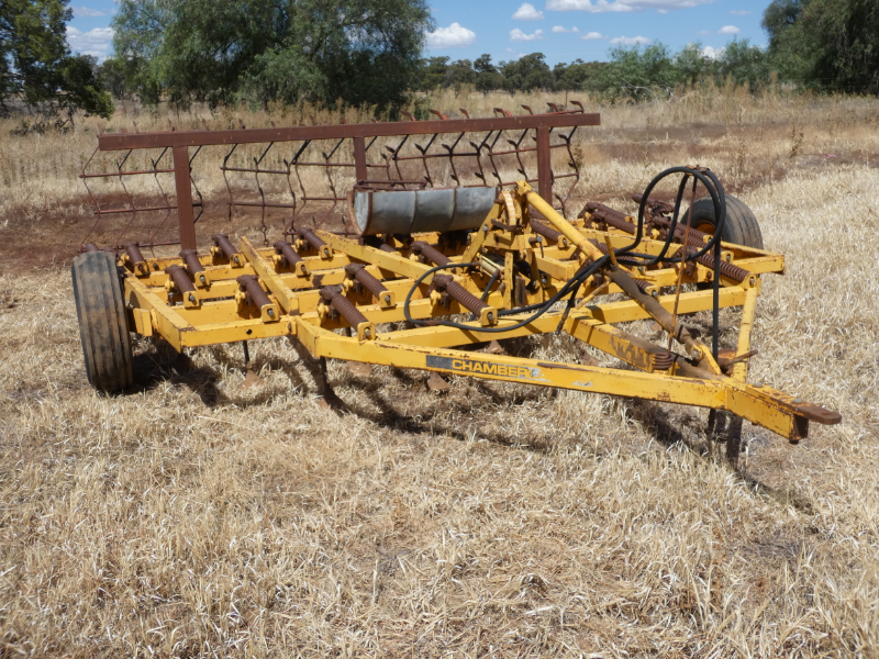 Lot 226 - Chamberlain Scarifier | AuctionsPlus