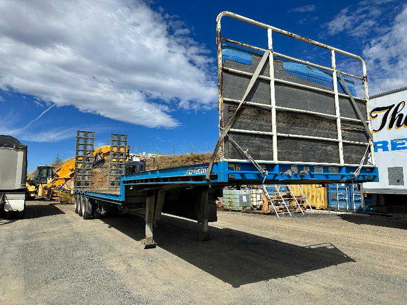 Lot 24 - 45' MAXITRANS DROP DECK TRI AXLE TRAILER WITH HYDRAULIC RAMPS ...