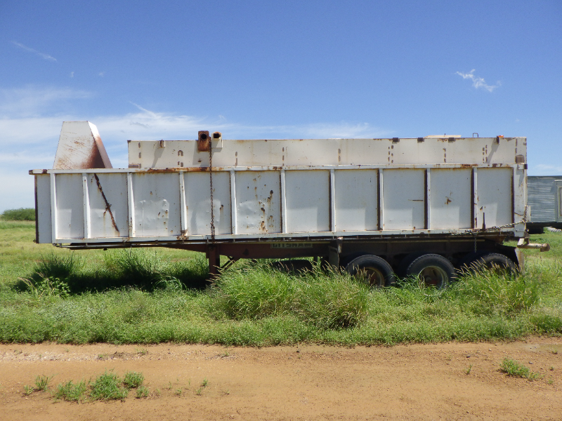 Lot 30 - END TIPPER TRAILER / WATER TANK - COMPLETE UNIT | AuctionsPlus