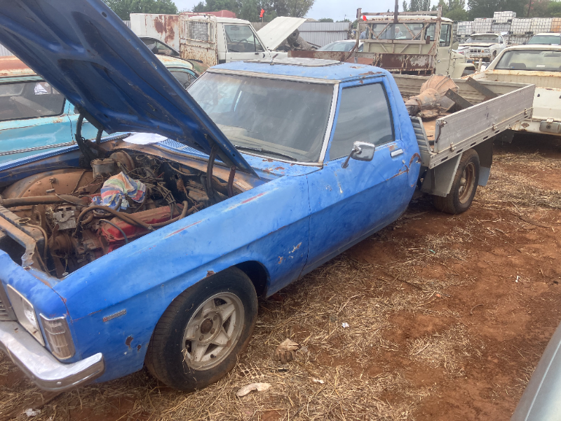 Lot 10 - V8 HZ ONE TONNER | AuctionsPlus
