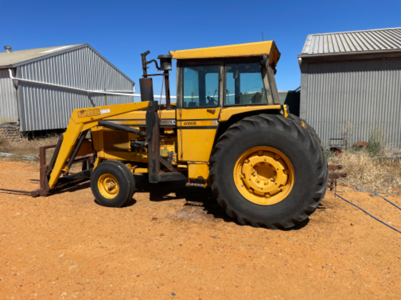 Lot 5 - Chamberlain 4080B Tractor and Loader | AuctionsPlus