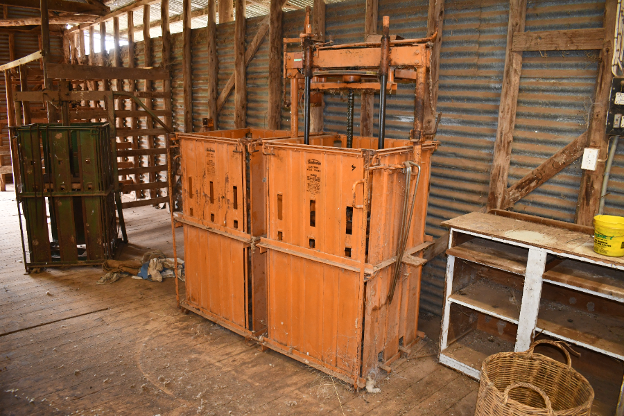 Lot 50 - Sunbeam Electric twin box wool press | AuctionsPlus
