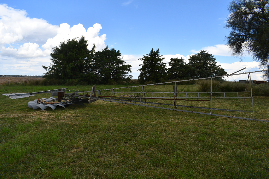Lot 85 - Southern Cross 10 windmill | AuctionsPlus
