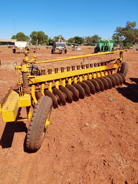 Lot 33 - Chamberlain 16 dic Plough | AuctionsPlus